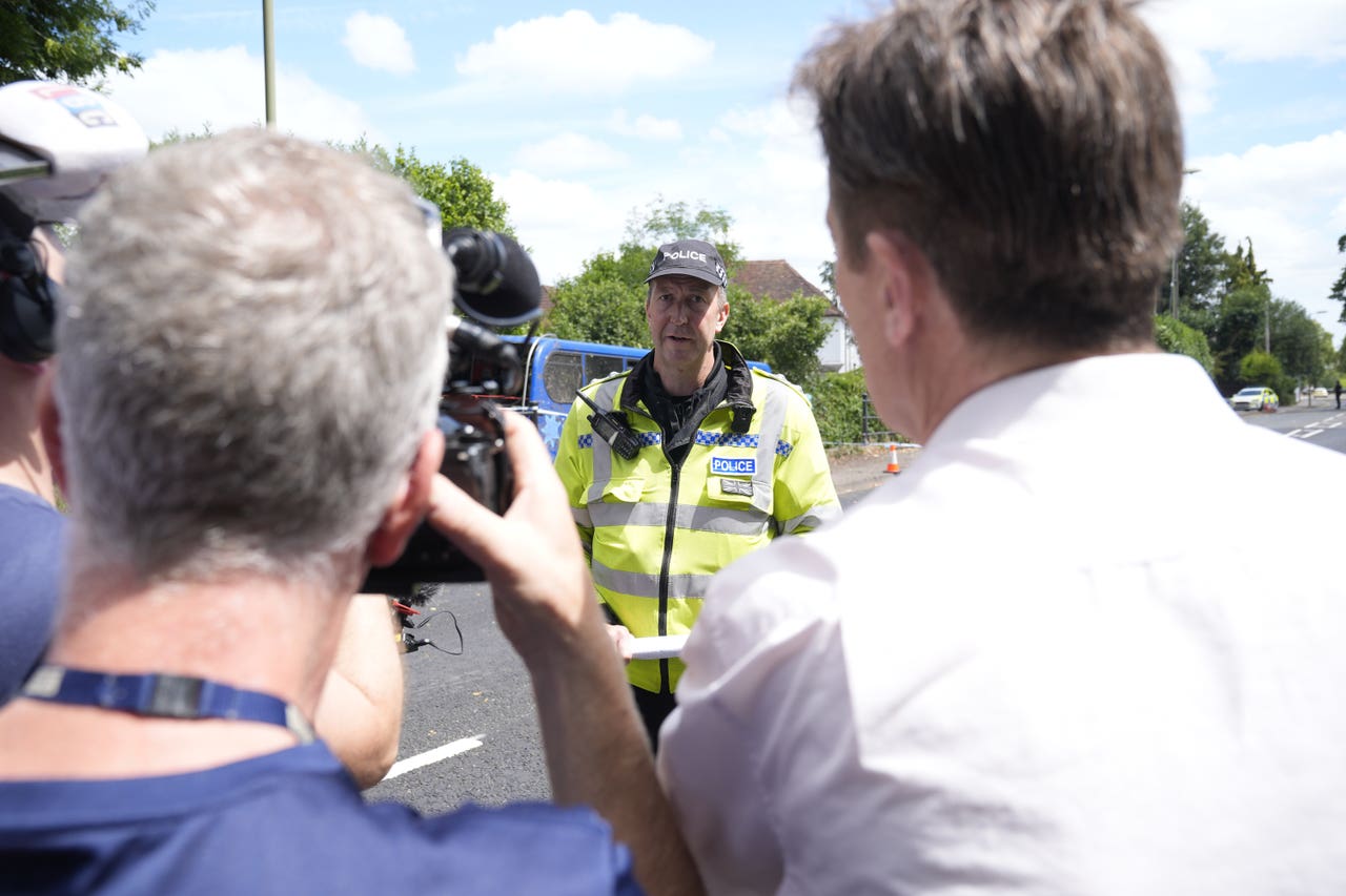 Eastleigh bus crash: Five people in hospital after bus ends up in river ...