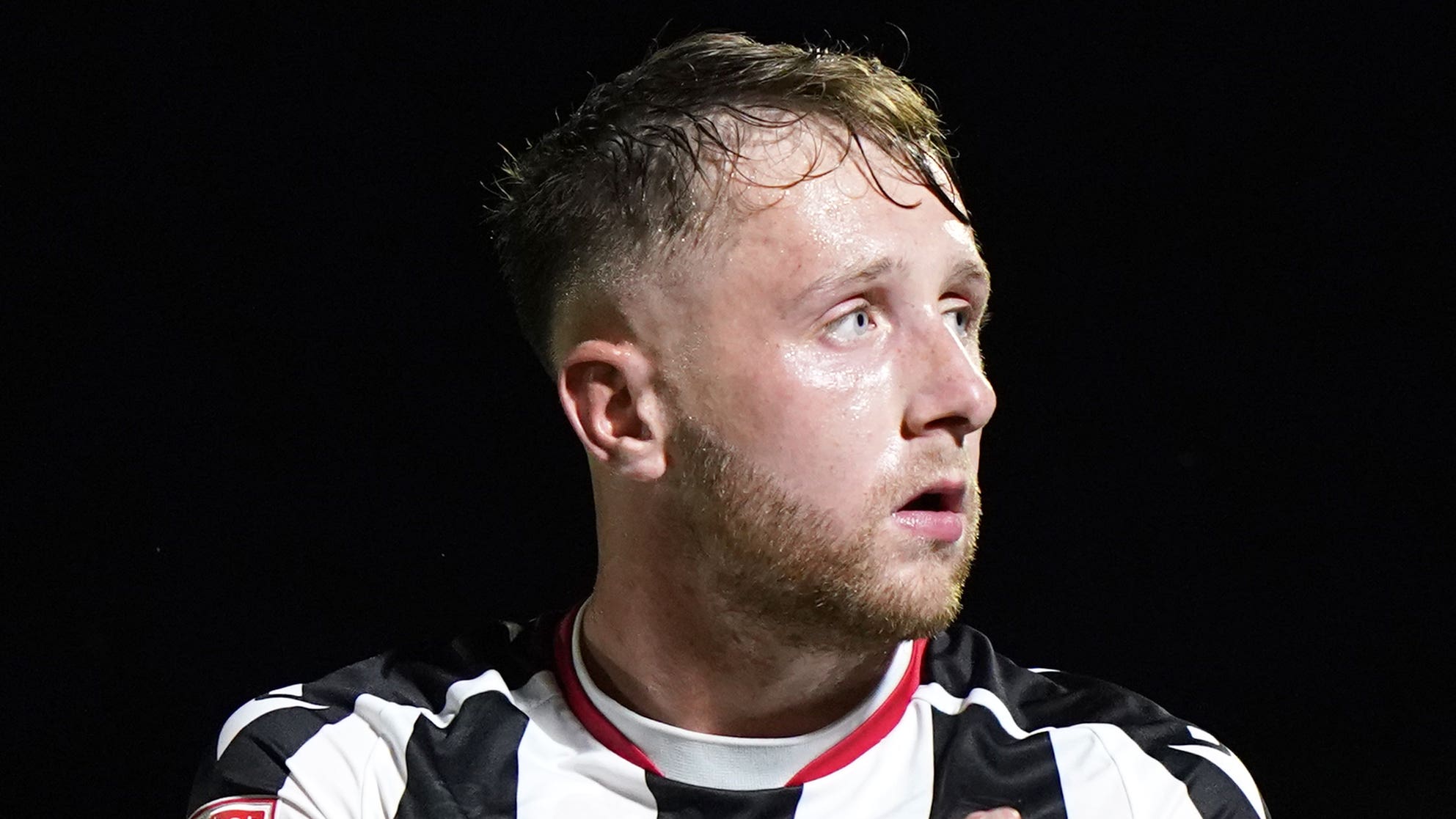 Barnet 0-2 Gateshead: Bees slip up as Wearne fires Tynesiders to ...