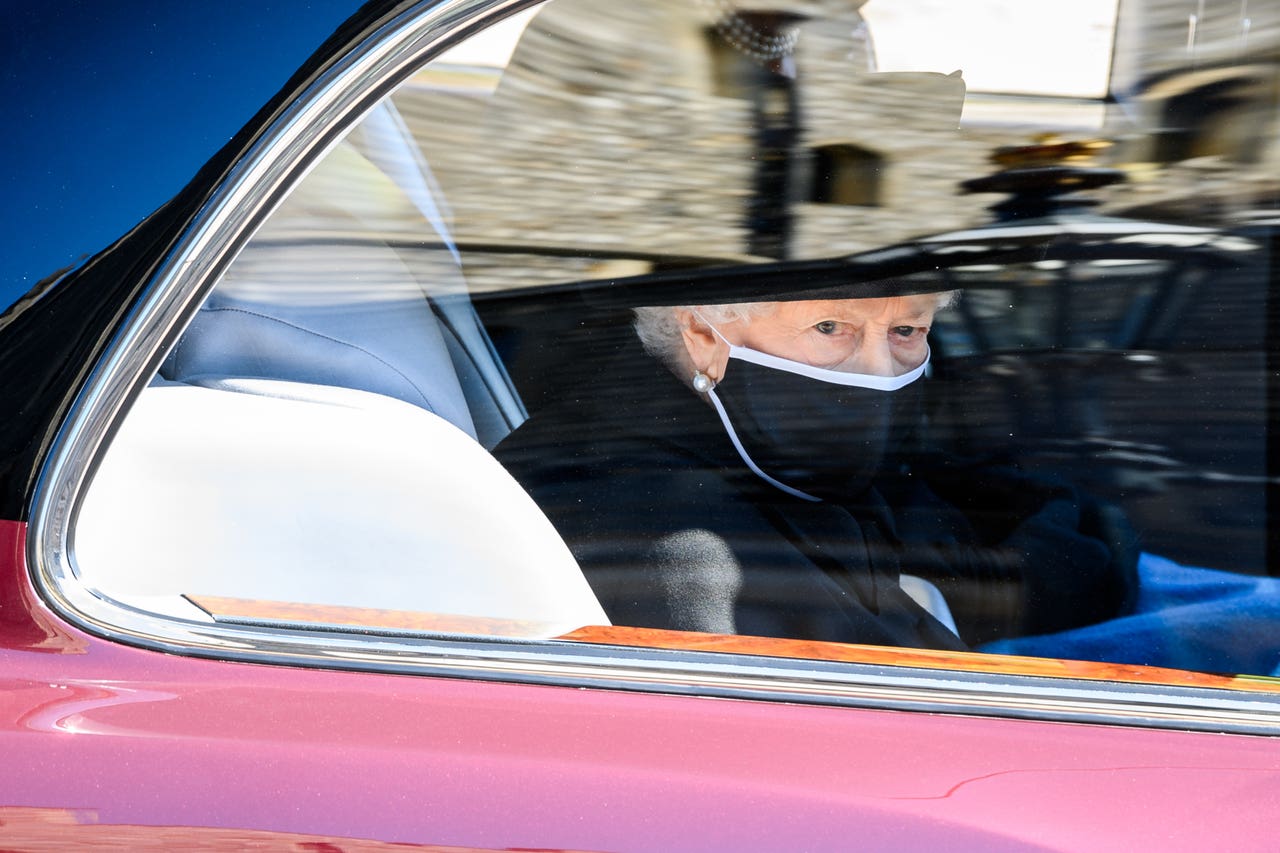 Lady Susan Hussey Resigns: The late Queen’s number one head girl who ...