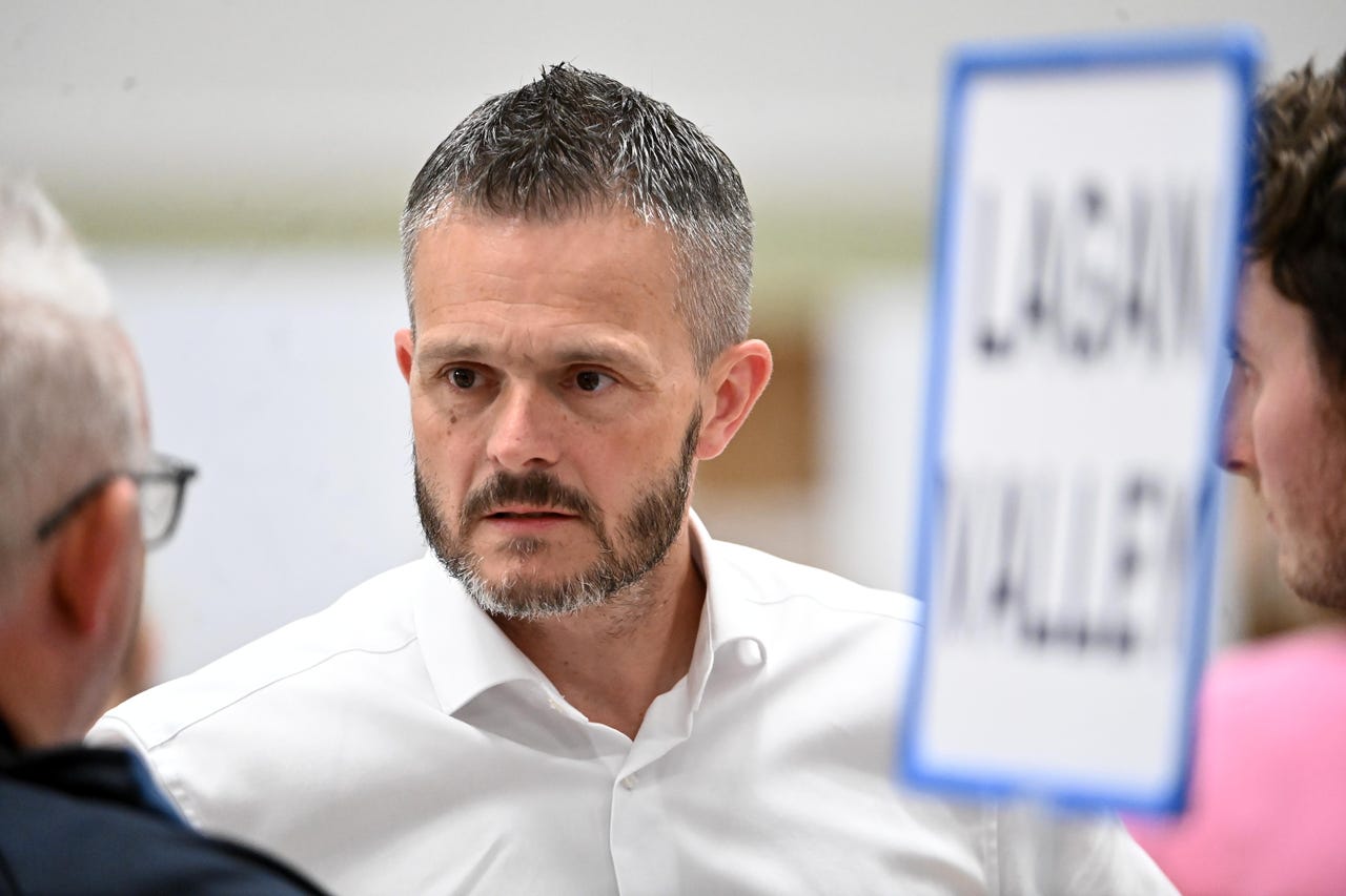 Burrows ‘hopes for a contest’ for the UUP leadership | Tivyside Advertiser