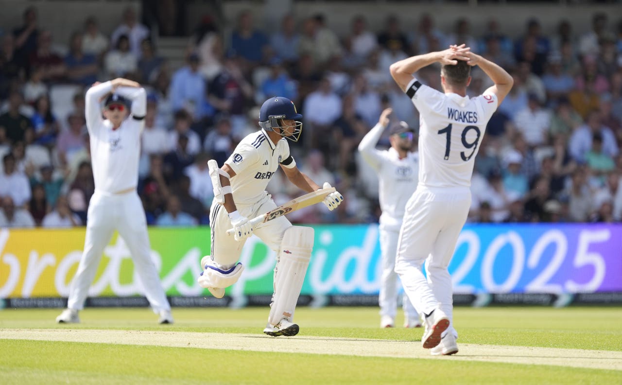 Late Wickets Rescue England After Inserting India To Bat At Headingley