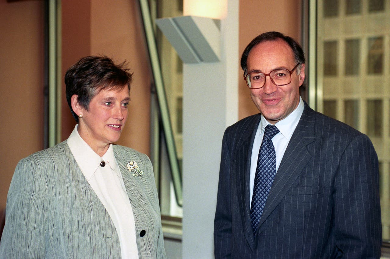 Stella Rimington: The spy who brought MI5 out of the shadows | Bradford ...