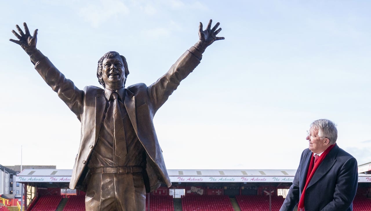Sir Alex Ferguson statue unveiled at Pittodrie to mark his Aberdeen ...