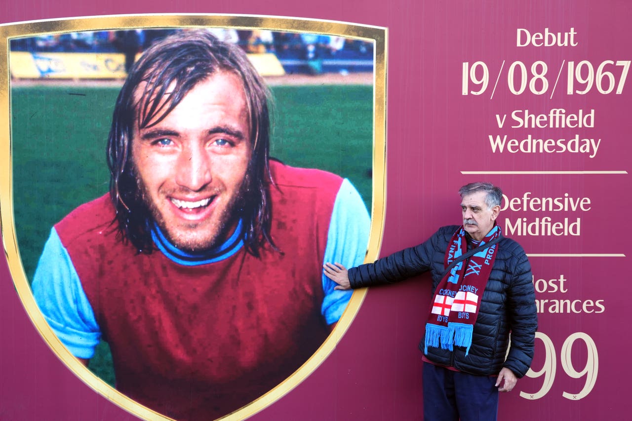 West Ham pay moving tribute to Billy Bonds after club great’s death ...