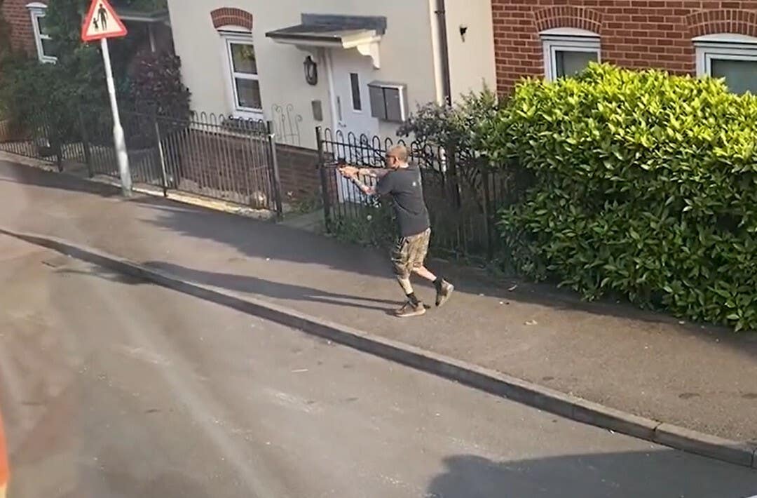 Man jailed after ‘hunting down police’ with crossbow | Greenock Telegraph
