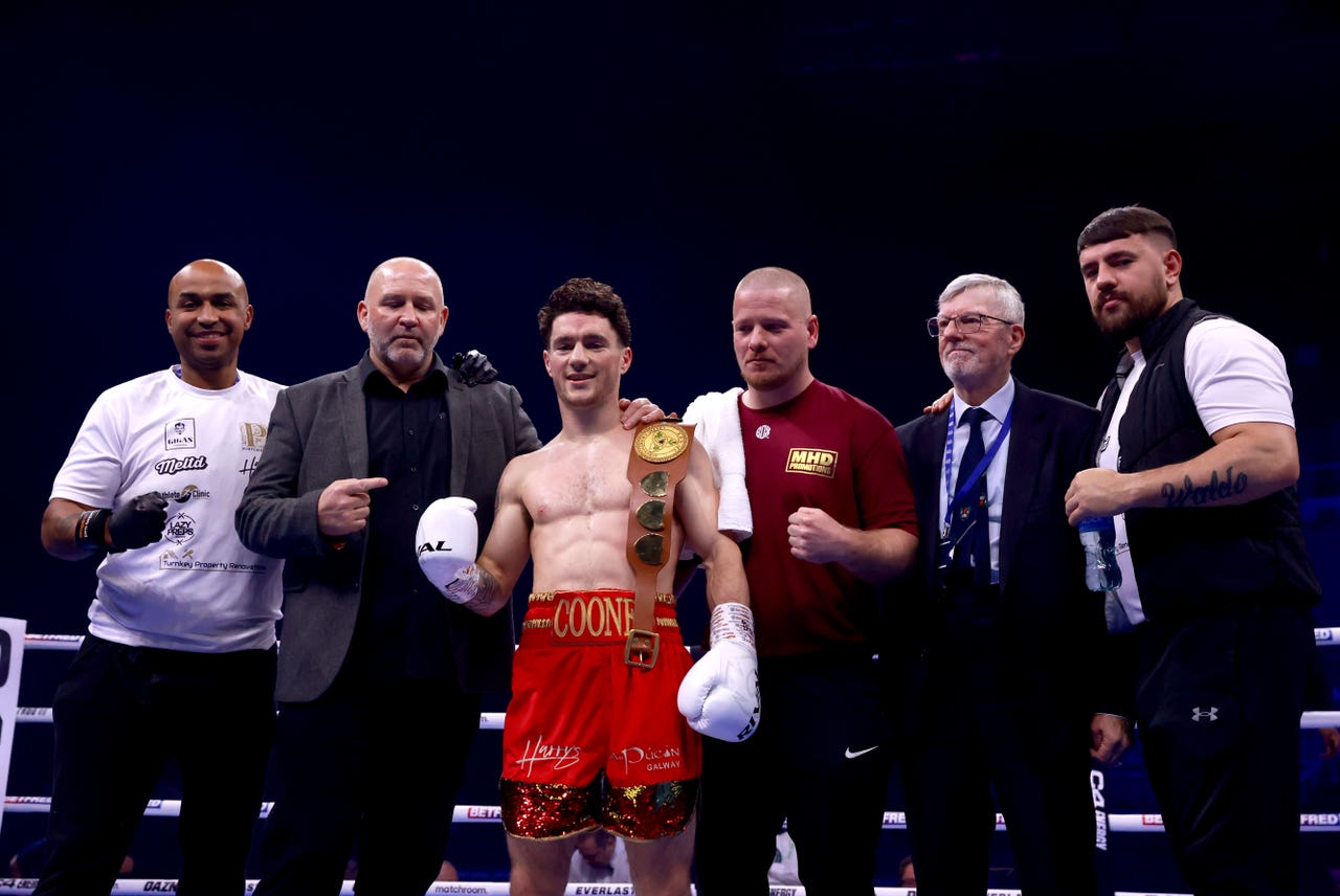 Family’s ‘devastation’ as Irish boxer John Cooney dies aged 28 | The Mail