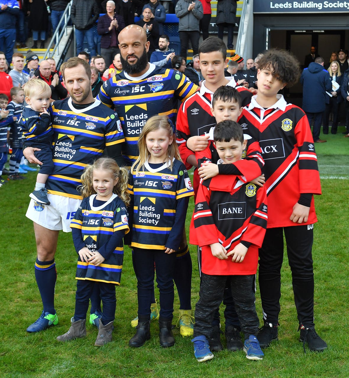 Jamie Jones-Buchanan credits ‘band of brothers’ at Leeds after MBE ...