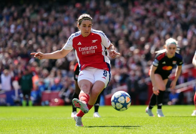Arsenal duo Alessia Russo and Mariona Caldentey up for Player of the ...