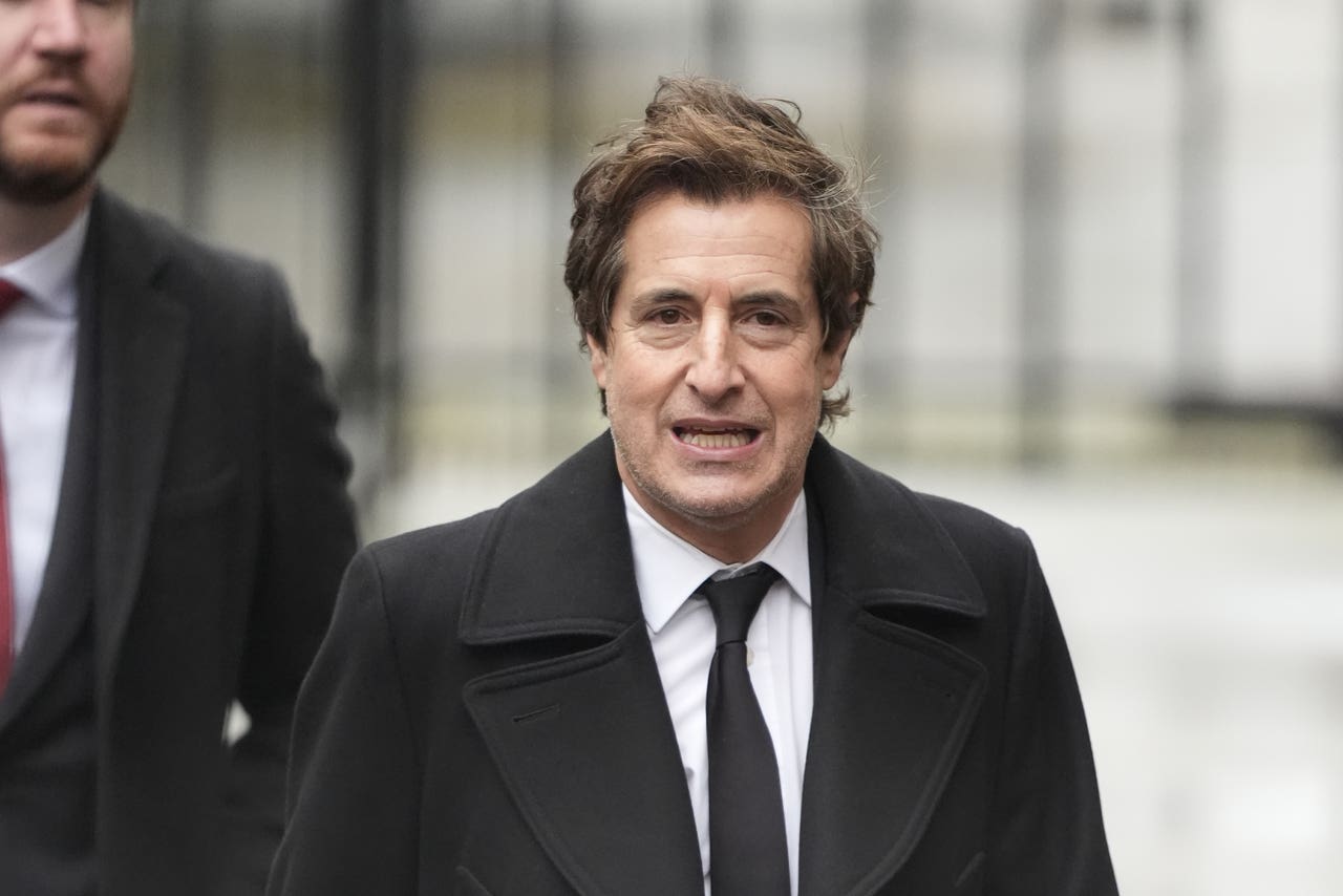 Sir Simon Hughes distressed by Mail publisher targeting him, court ...