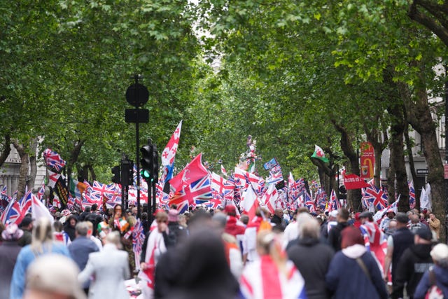 Thousands of people descend on London for two major protests ...