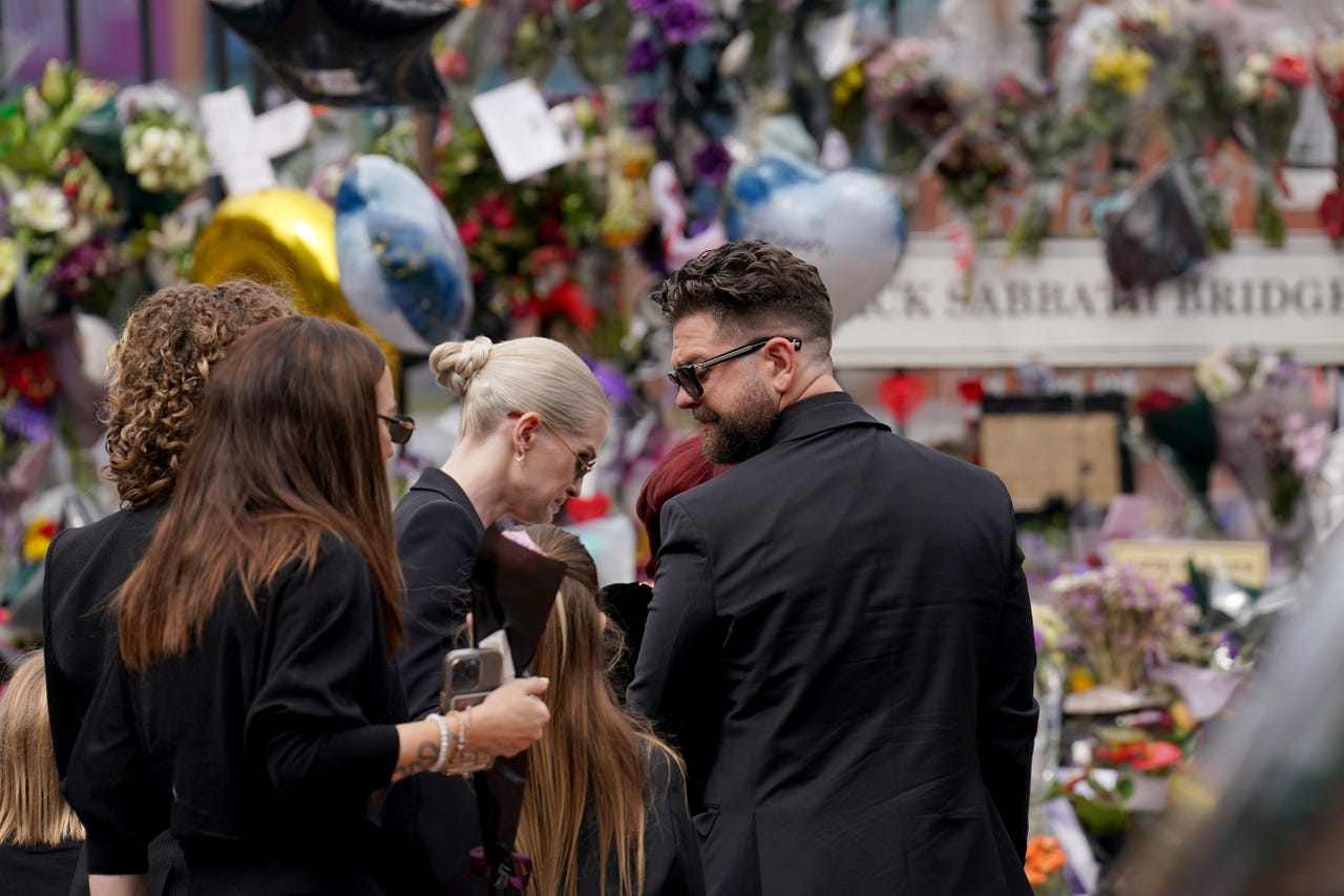 Sharon Osbourne emotional as family look at Ozzy Osbourne tributes in ...