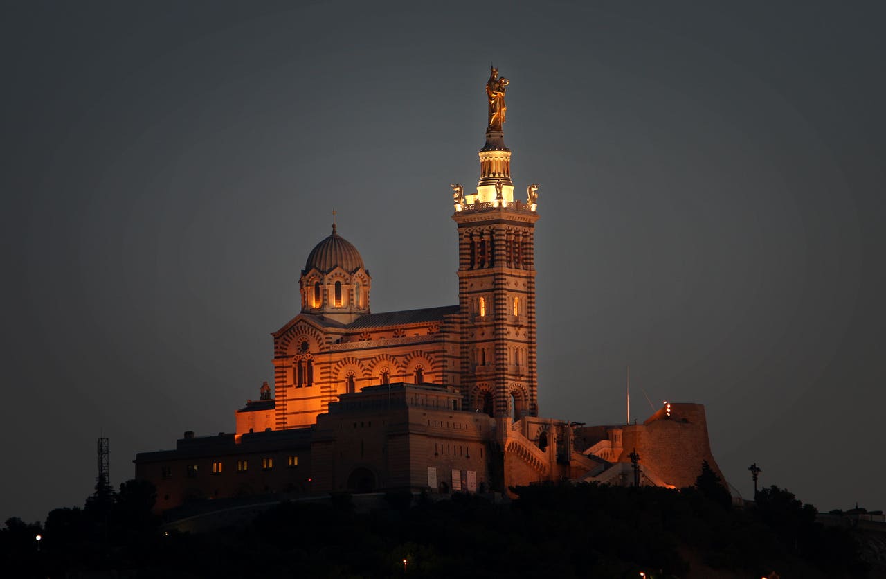 Pope Francis adds overnight visit to France to busy travel schedule | LBC
