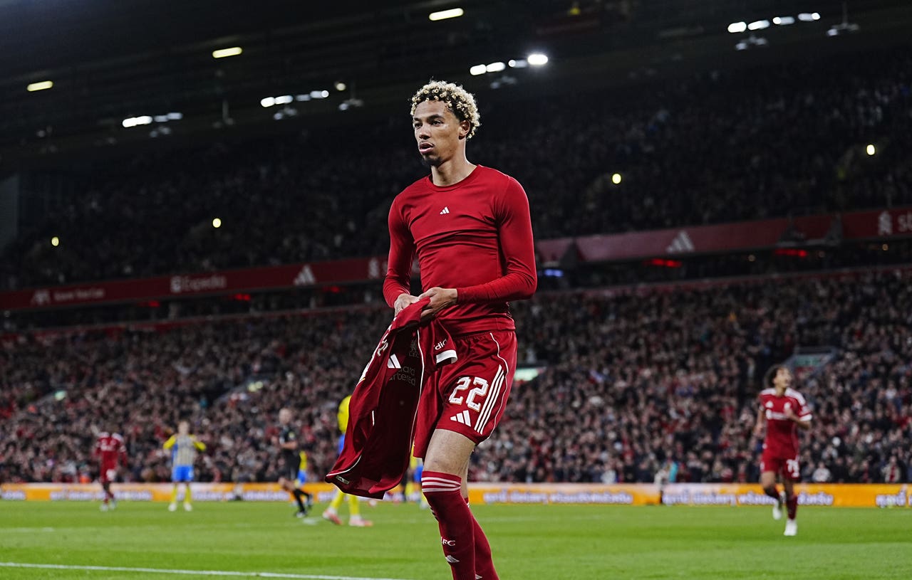 Liverpool’s Giovanni Leoni facing year out with torn anterior cruciate ...