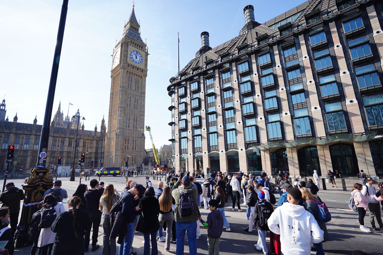 Parliamentary tours cancelled as man remains metres up Elizabeth Tower ...
