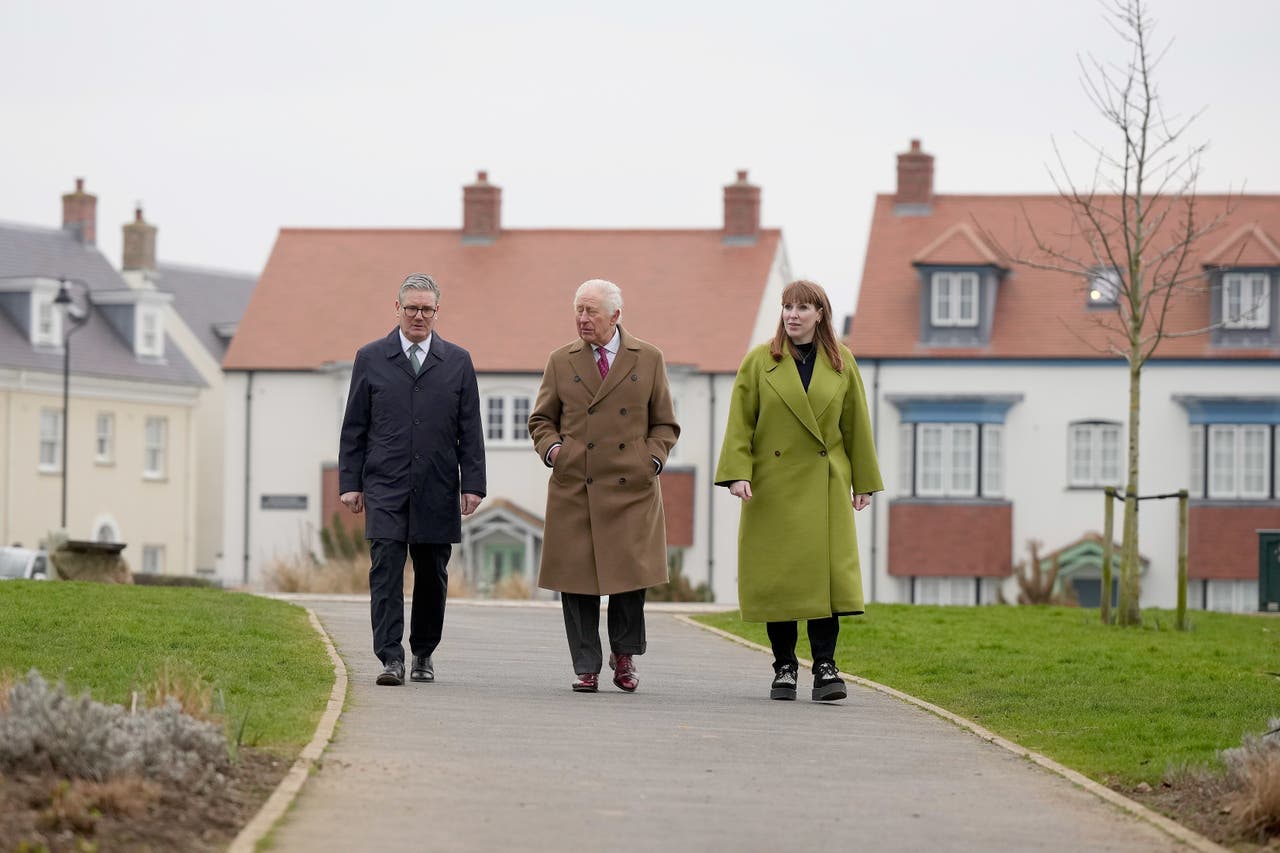 Prime Minister and deputy join King for tour of Cornwall housing scheme ...