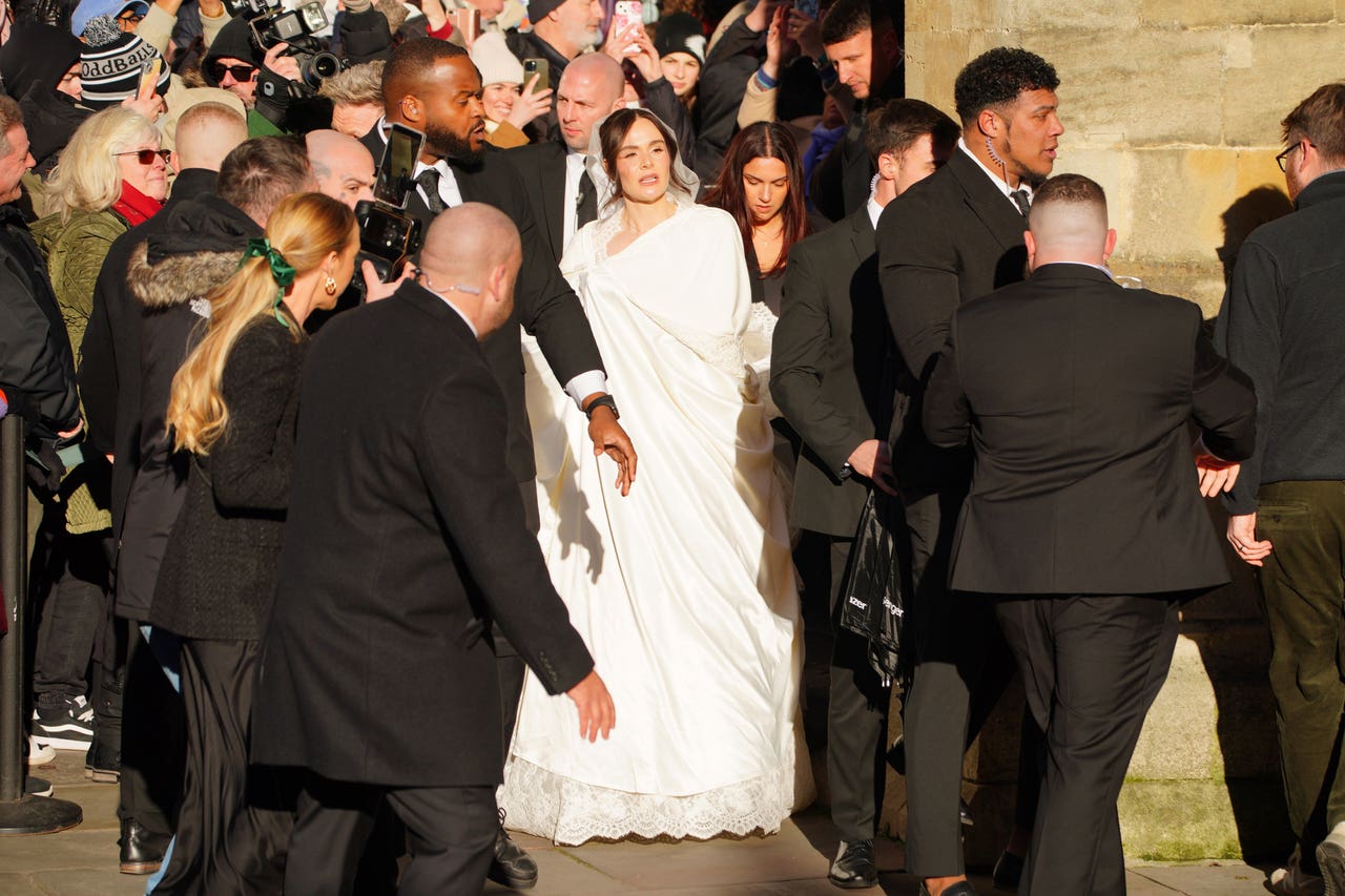 Gordon Ramsay’s daughter Holly weds Olympian Adam Peaty amid family ...