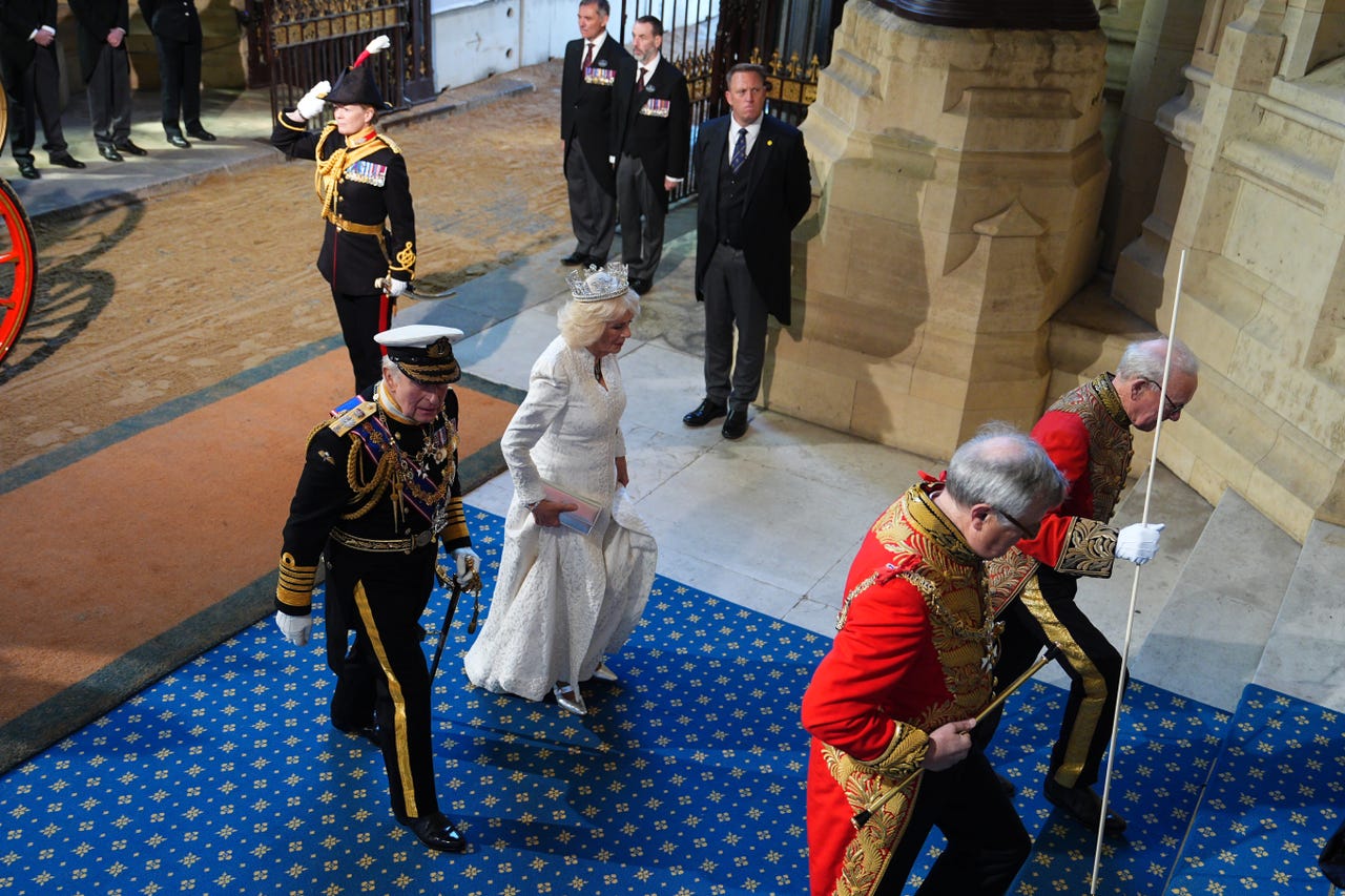 King brings continuity and tradition as political chaos and uncertainty ...