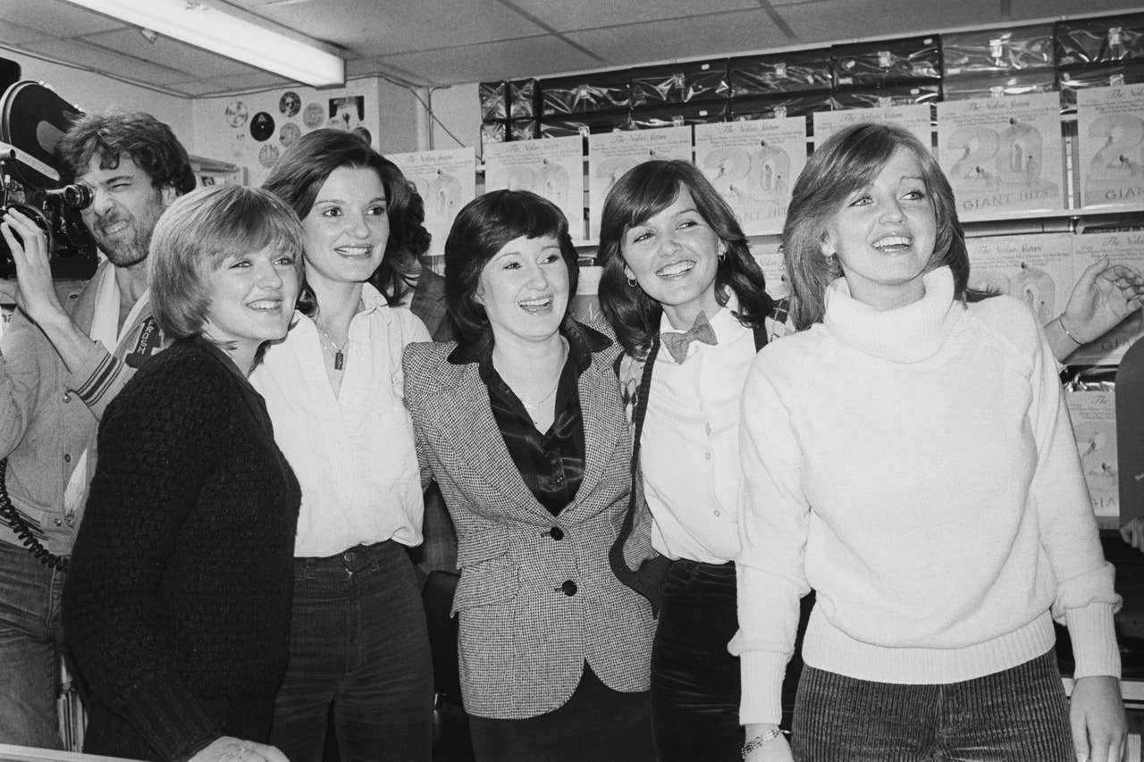 Singer Linda Nolan ‘laughing and joking’ in final days, says sister ...