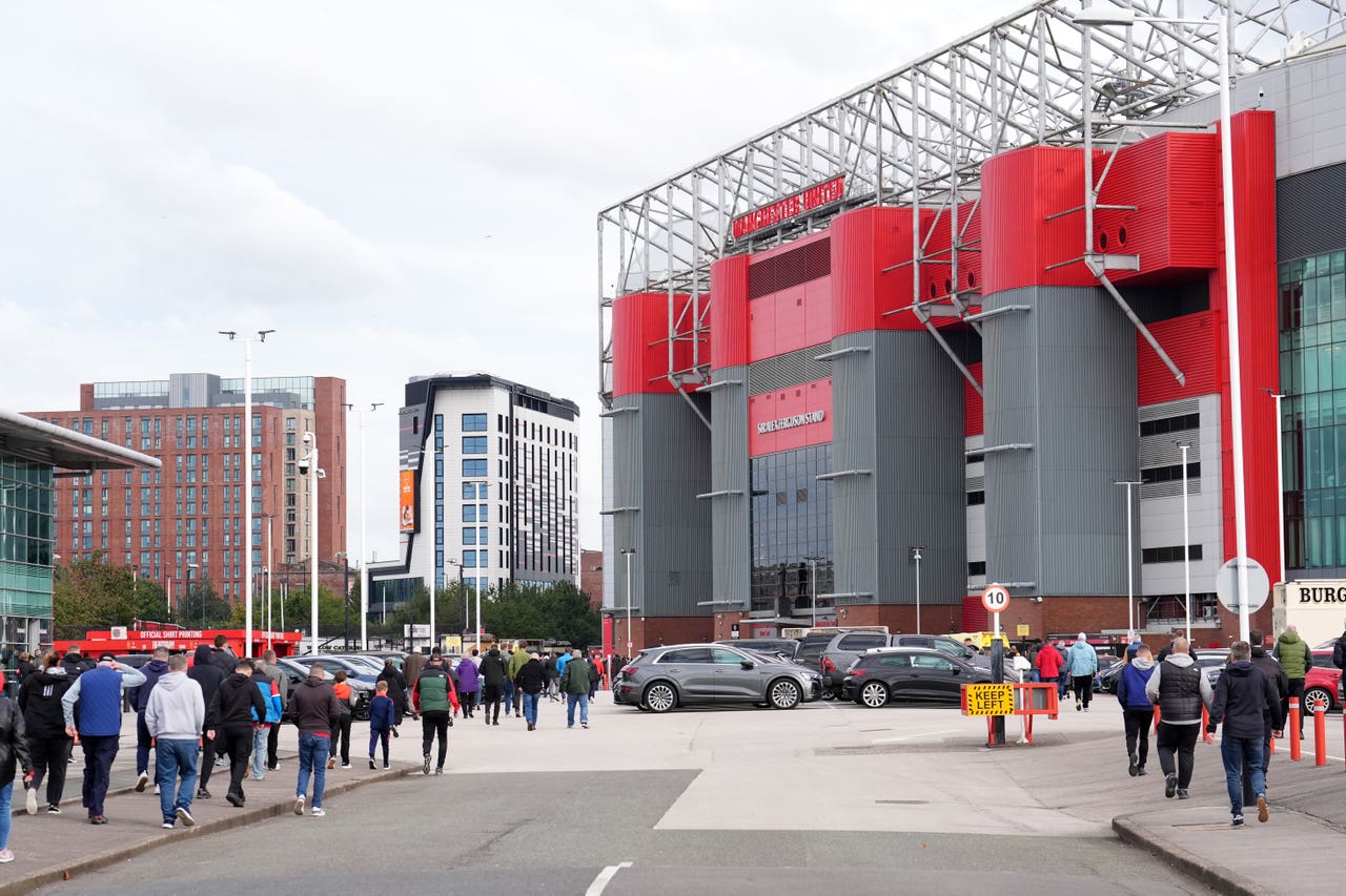 Manchester United consider option of ‘seat licences’ at new stadium ...