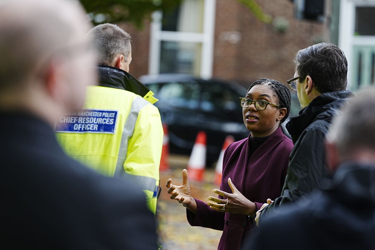 Four arrested over synagogue terror attack remain in custody | Tivyside ...