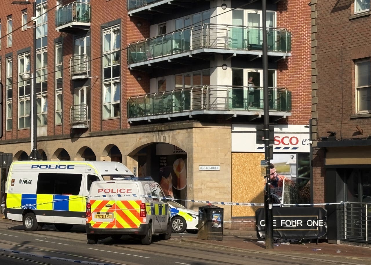‘Amazing mum’ shot dead outside bar would ‘light up every room she ...