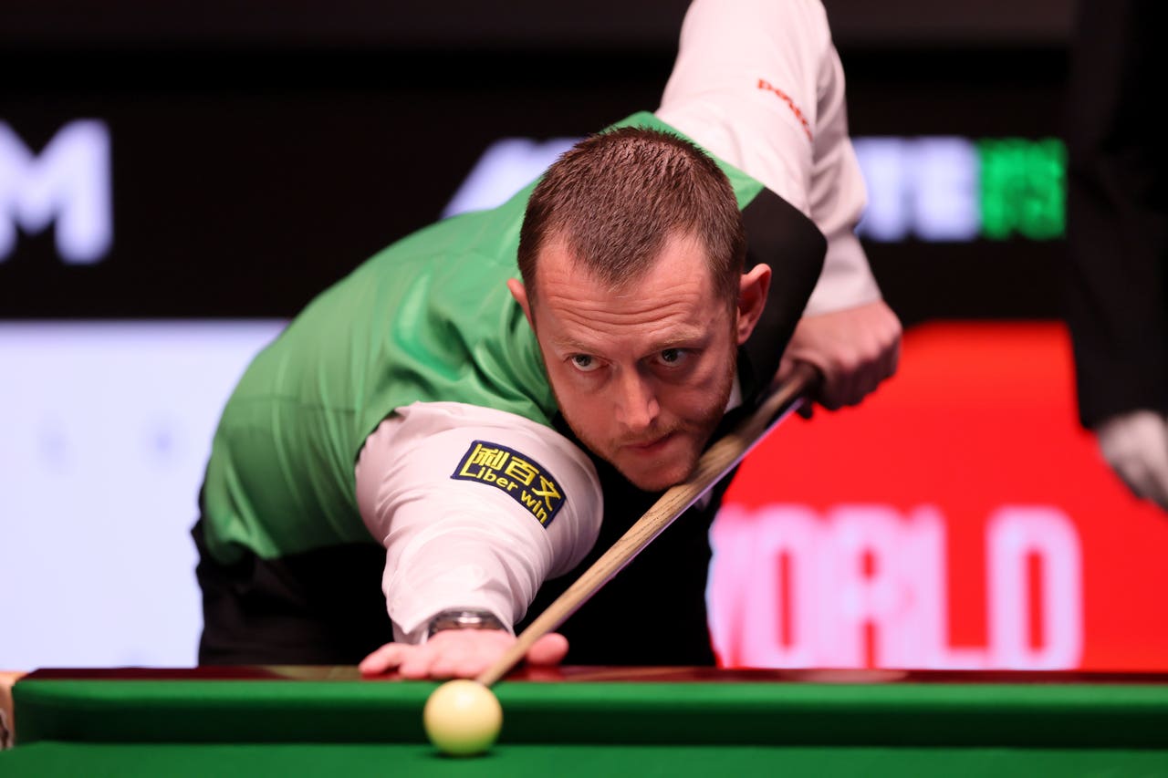 Chris Wakelin holds off Neil Robertson to reach second round for the ...