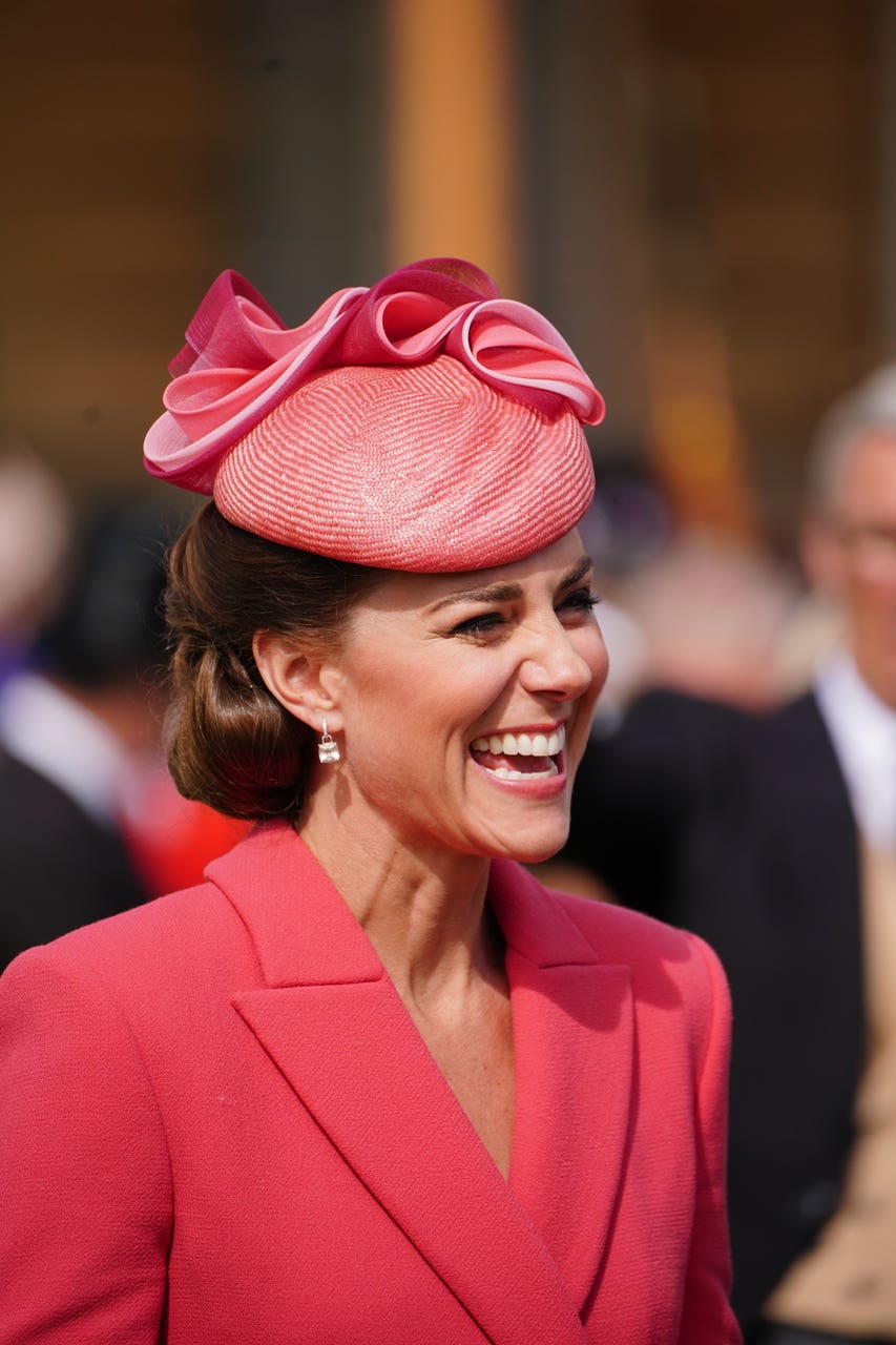 Kate delights at sunsoaked Buckingham Palace garden party | Whitehaven News