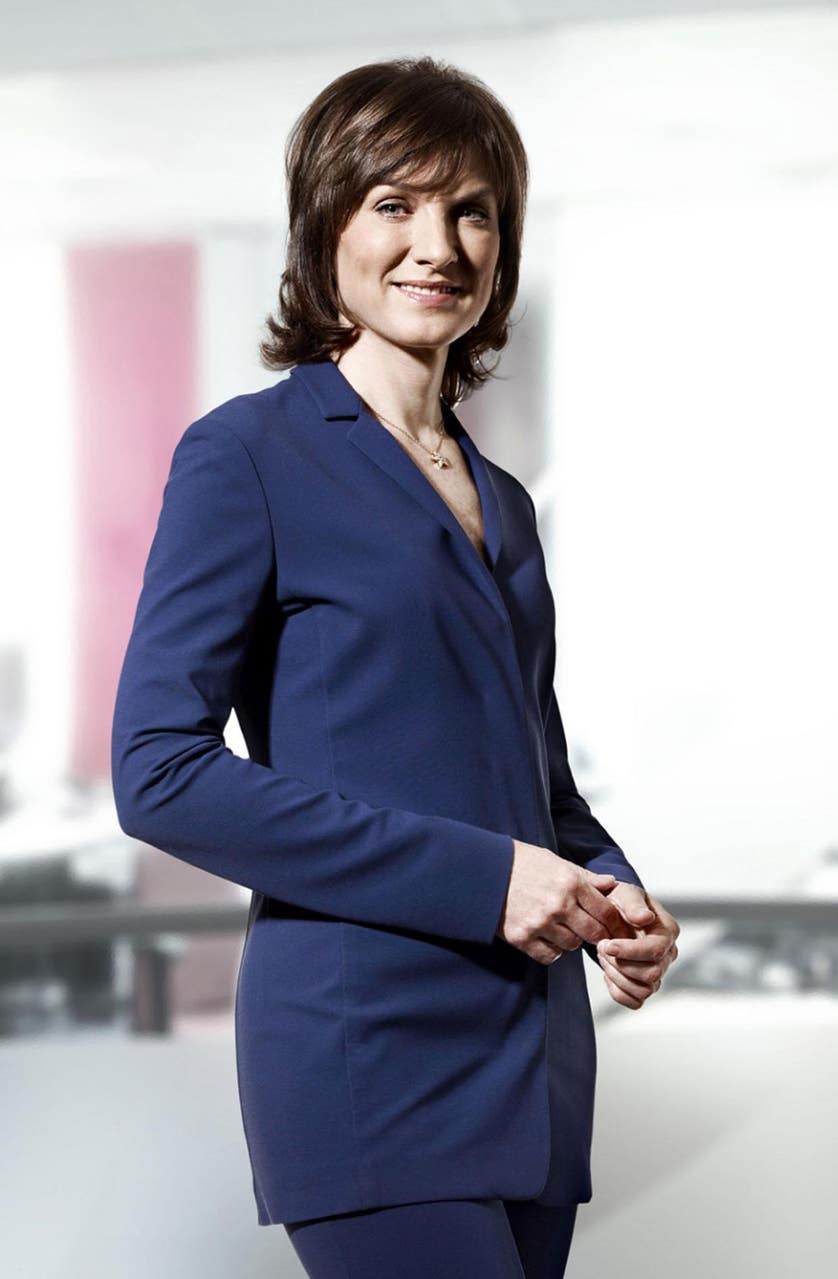 Fiona Bruce Shows Off Serious And Silly Sides During Long Bbc Career