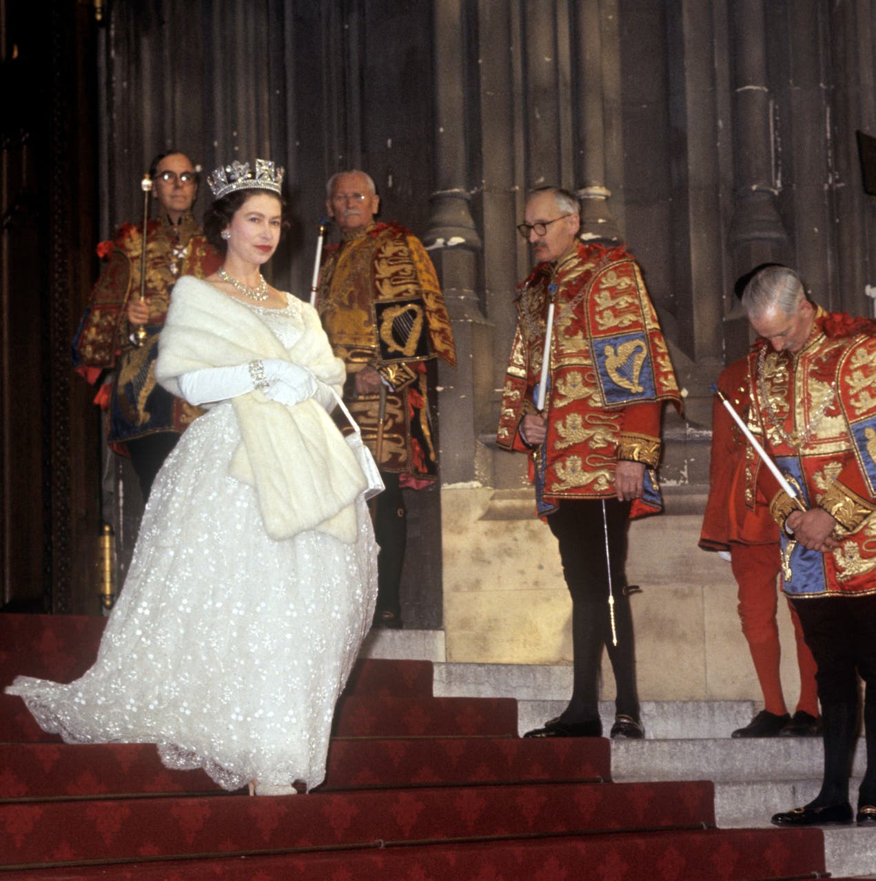 In Pictures: The Queen through the decades of her 69-year reign ...