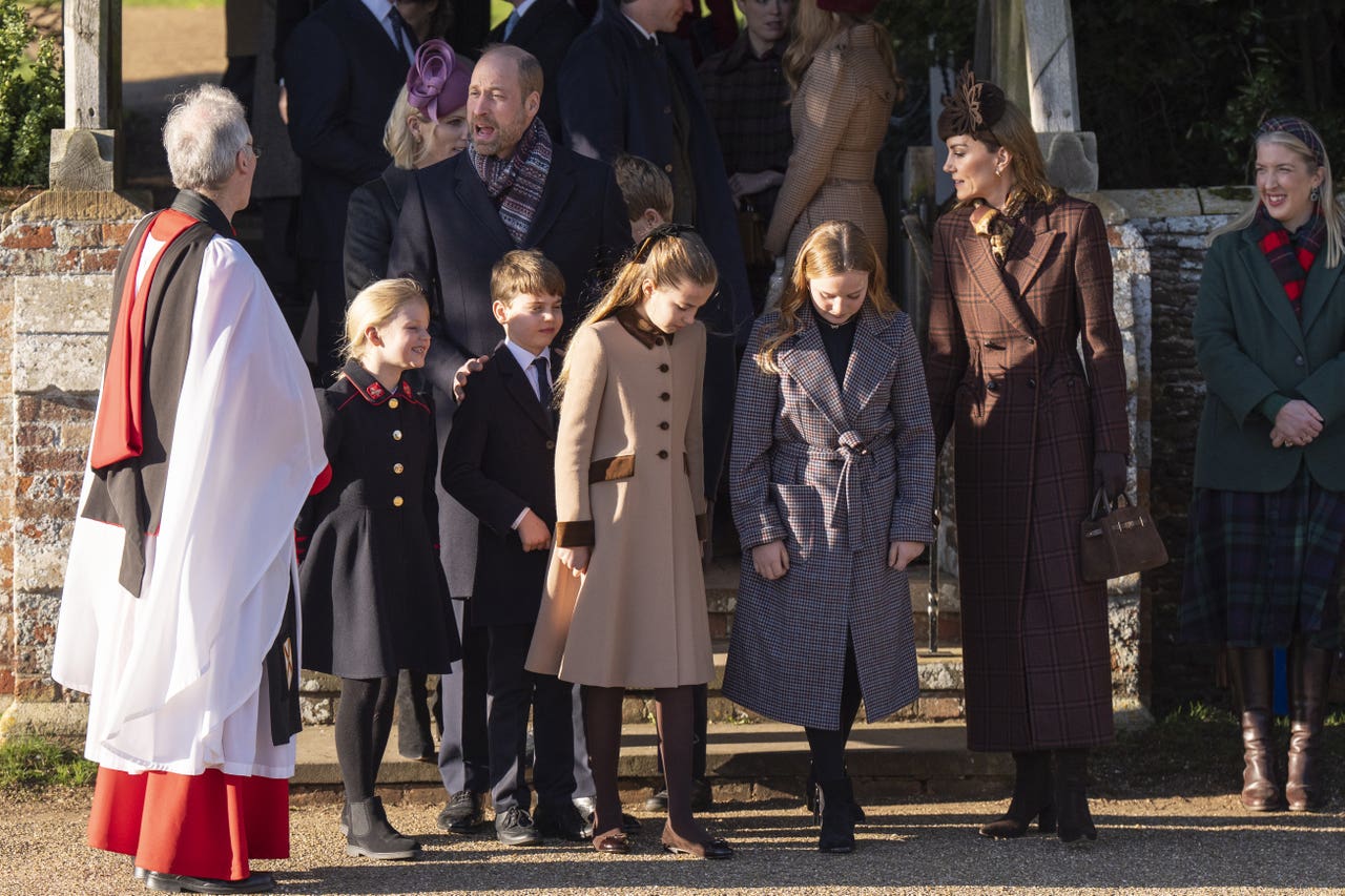 Kate chats with well-wishers on Christmas Day walkabout | Lowestoft Journal