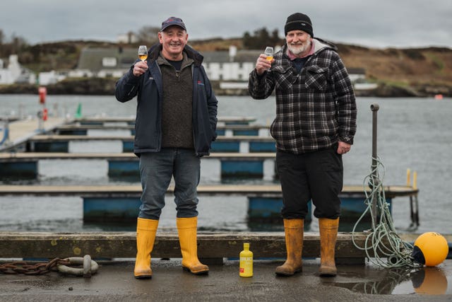 Fishermen recall mystery of ‘yellow submarine’ hauled ashore on Islay ...