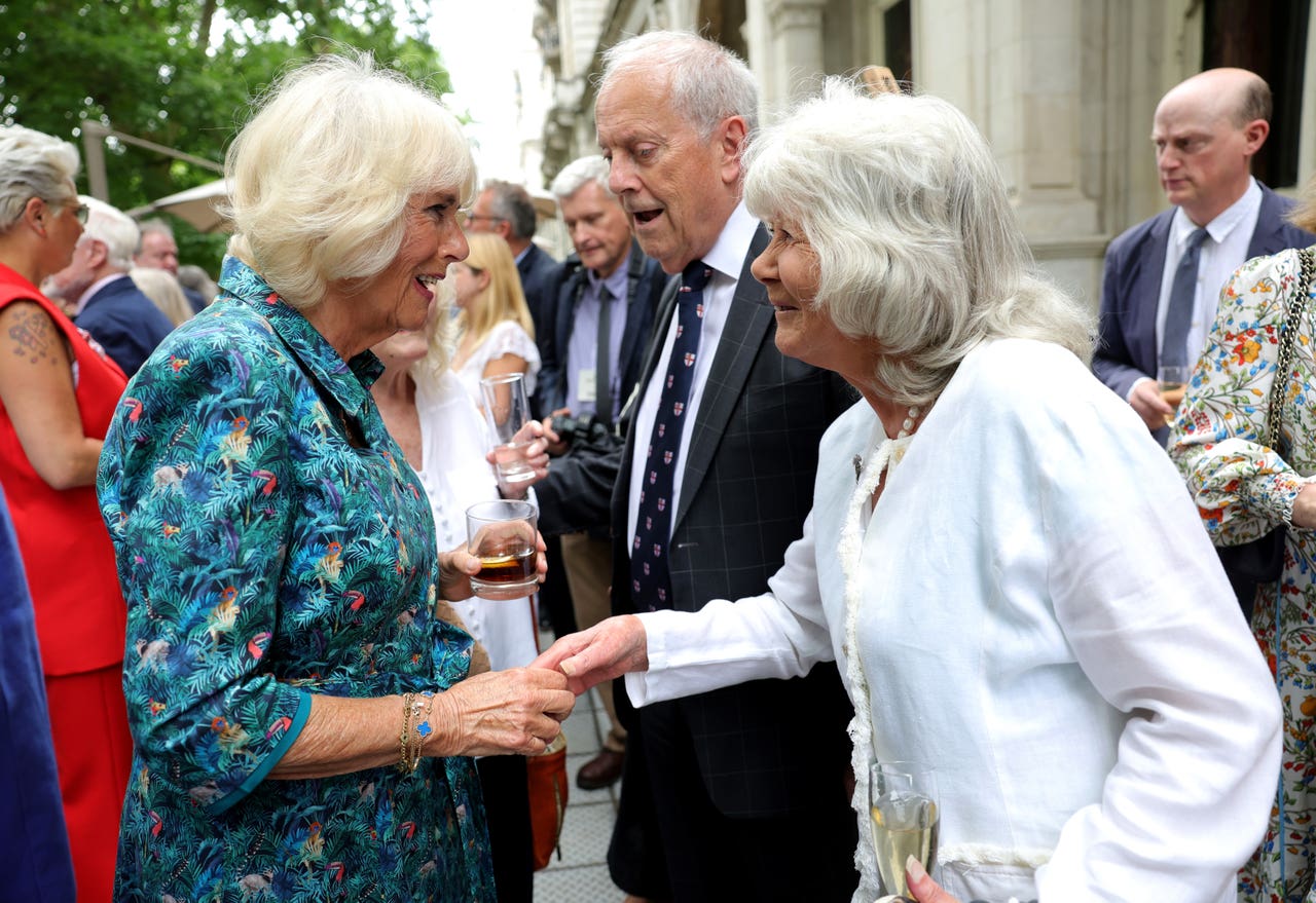 Dame Jilly Cooper leaves children £8.5m in will | Whitchurch Herald