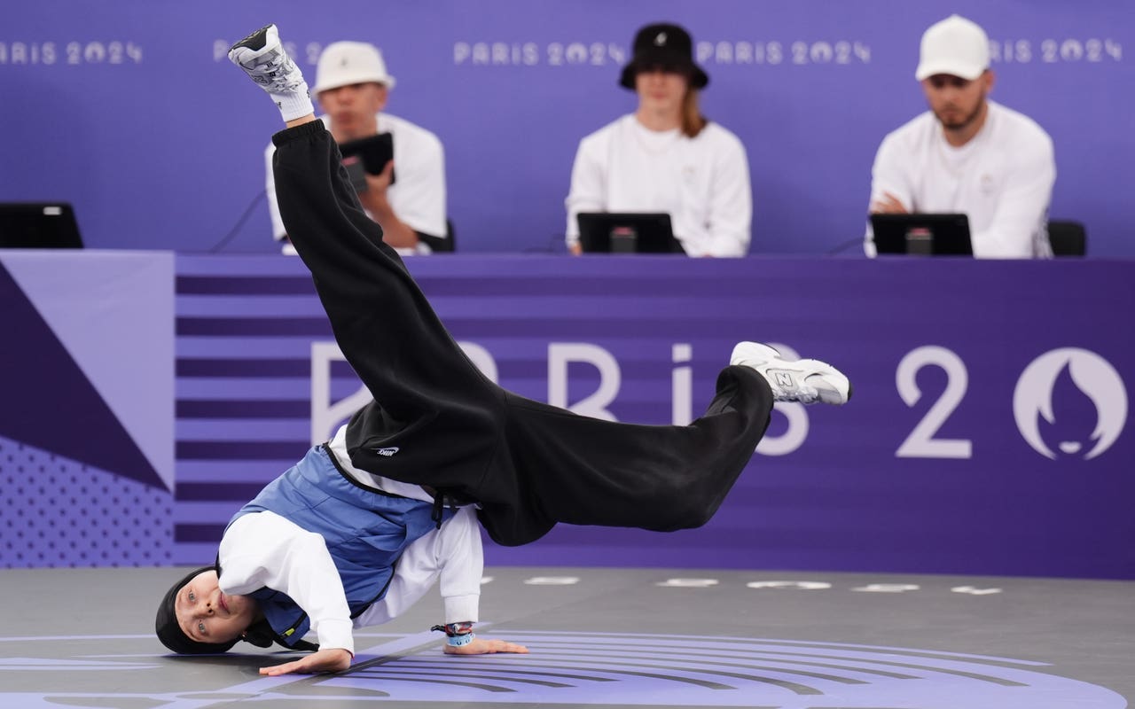 Breaking is not bad – the B-girls face-off and delight the Paris crowds ...