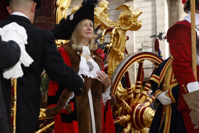 First-ever Lady Mayor of London in 800 years of the post swears loyalty ...