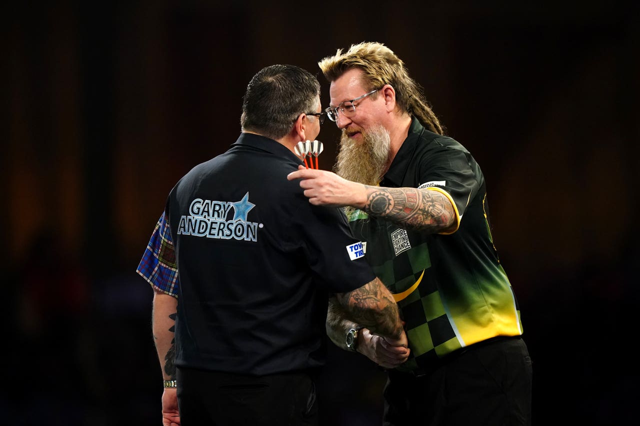 Gary Anderson sweeps aside Simon Whitlock in World Championship opener ...