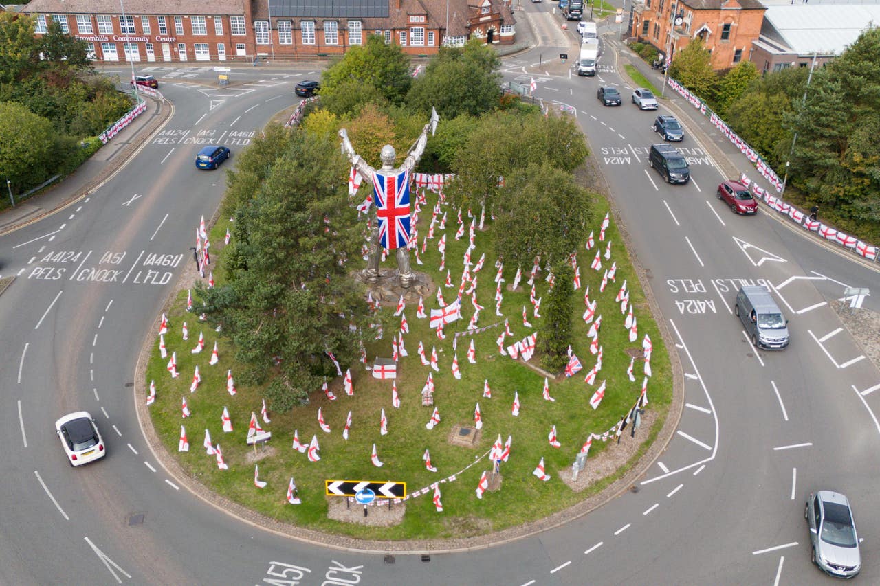 Police investigating threats over council’s flag removal plans ...