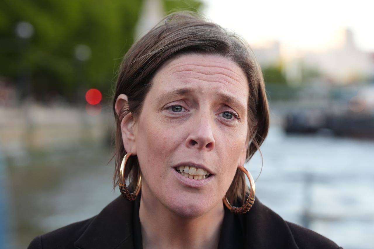 Keir Starmer gives tech firms three months to stop children sending ...