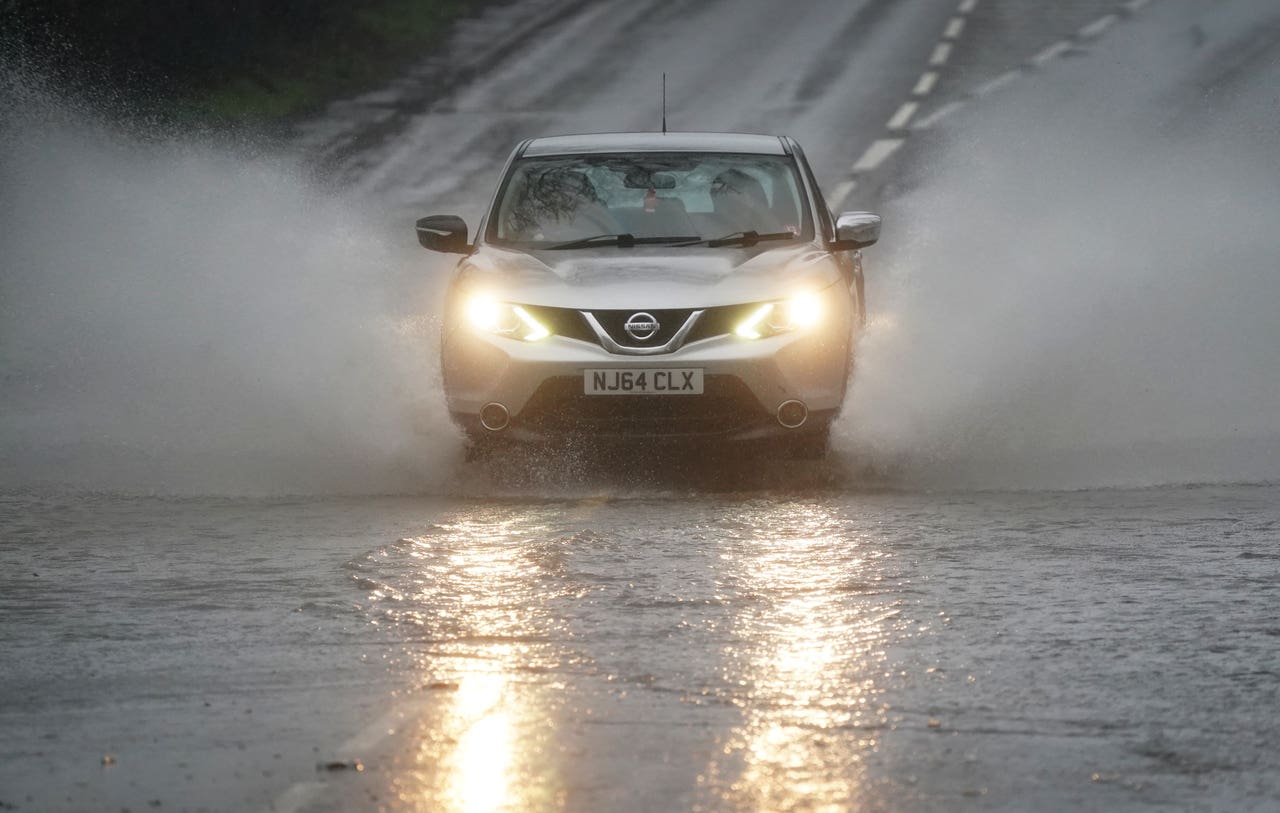 Heavy rain to disrupt transport and worsen flooding amid Storm Chandra ...