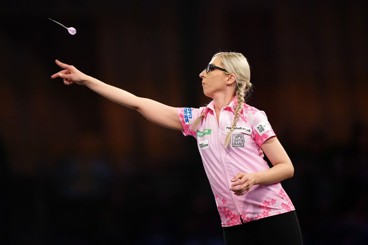 Luke Humphries through at Alexandra Palace as Fallon Sherrock crashes ...