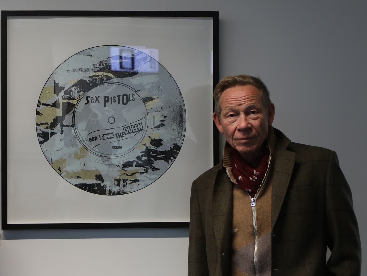 Eddie Izzard And Sex Pistols Drummer Paul Cook Help Launch Icons Exhibition Daily Echo
