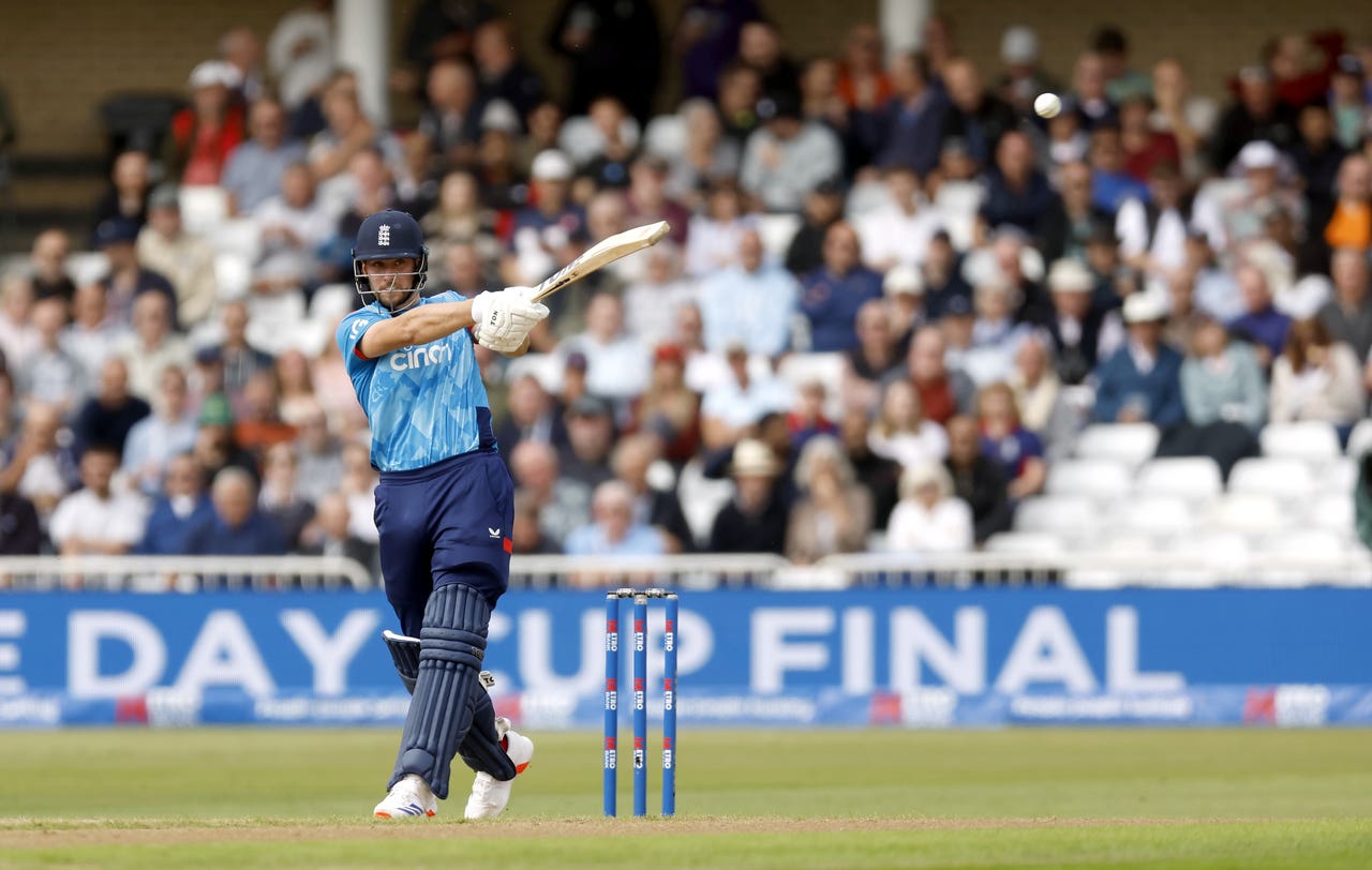 Ben Duckett stars but England are spun out by Australia | Express & Star