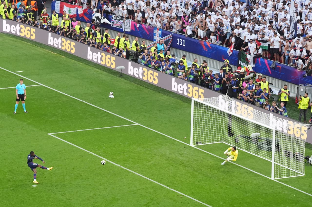 Arsenal suffer Champions League shoot-out heartbreak as PSG retain ...