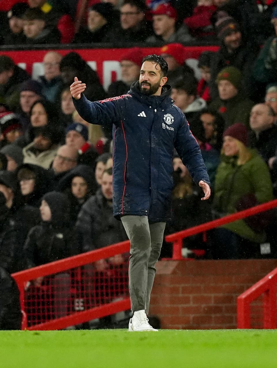 Ruben Amorim defends Patrick Dorgu after error and red card against ...