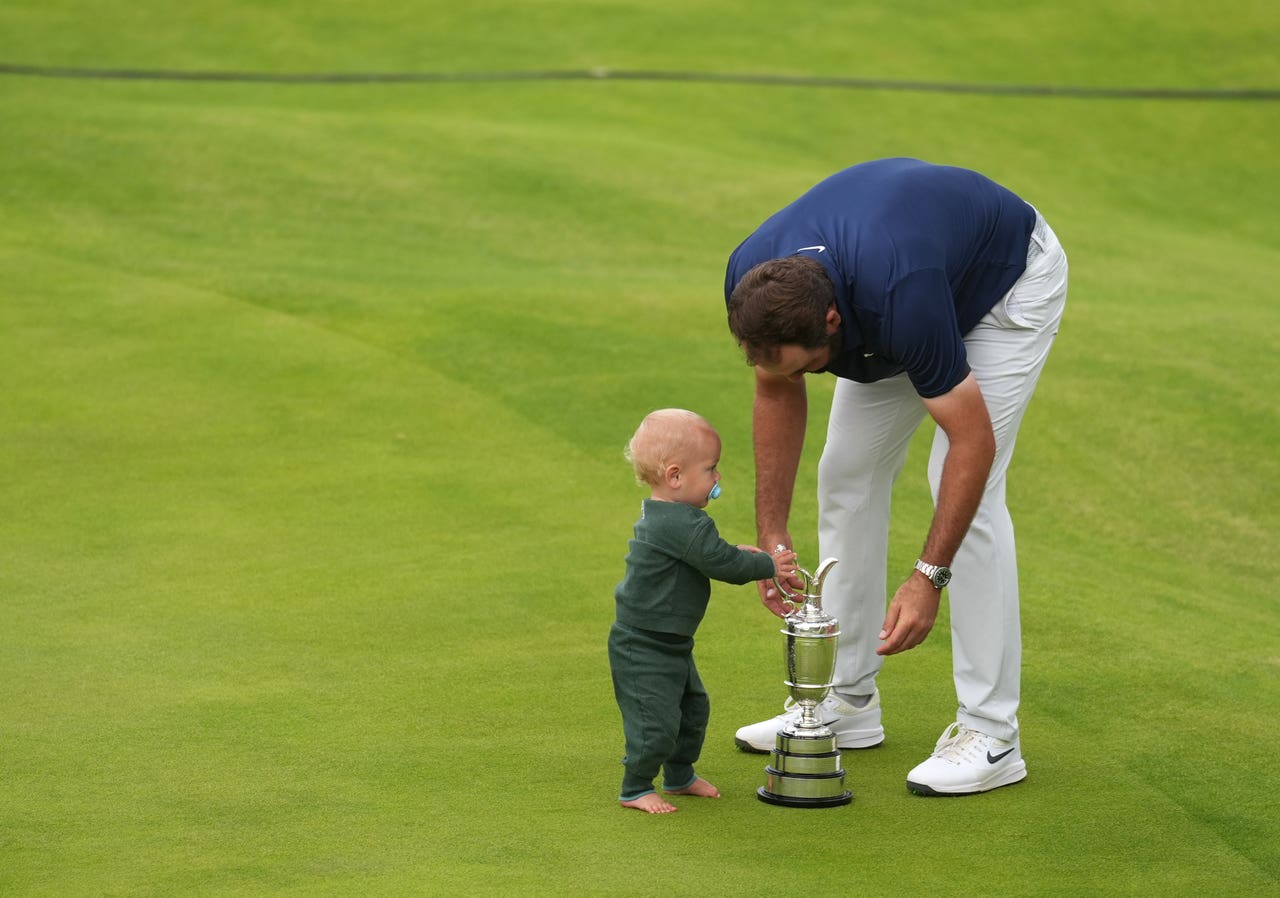 Scottie Scheffler strolls to Open title and third leg of career Grand ...