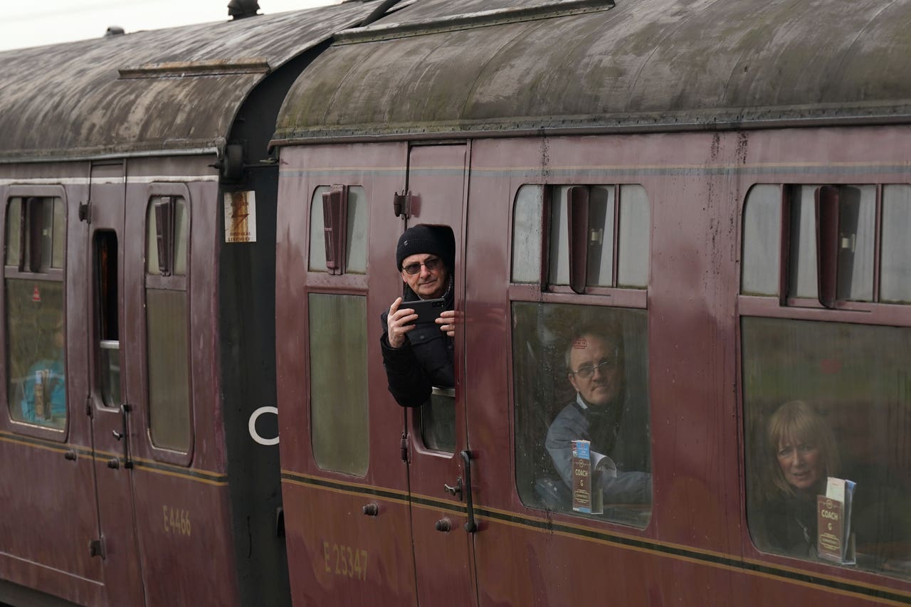 Flying Scotsman marks rail anniversary on heritage line | Slough Observer