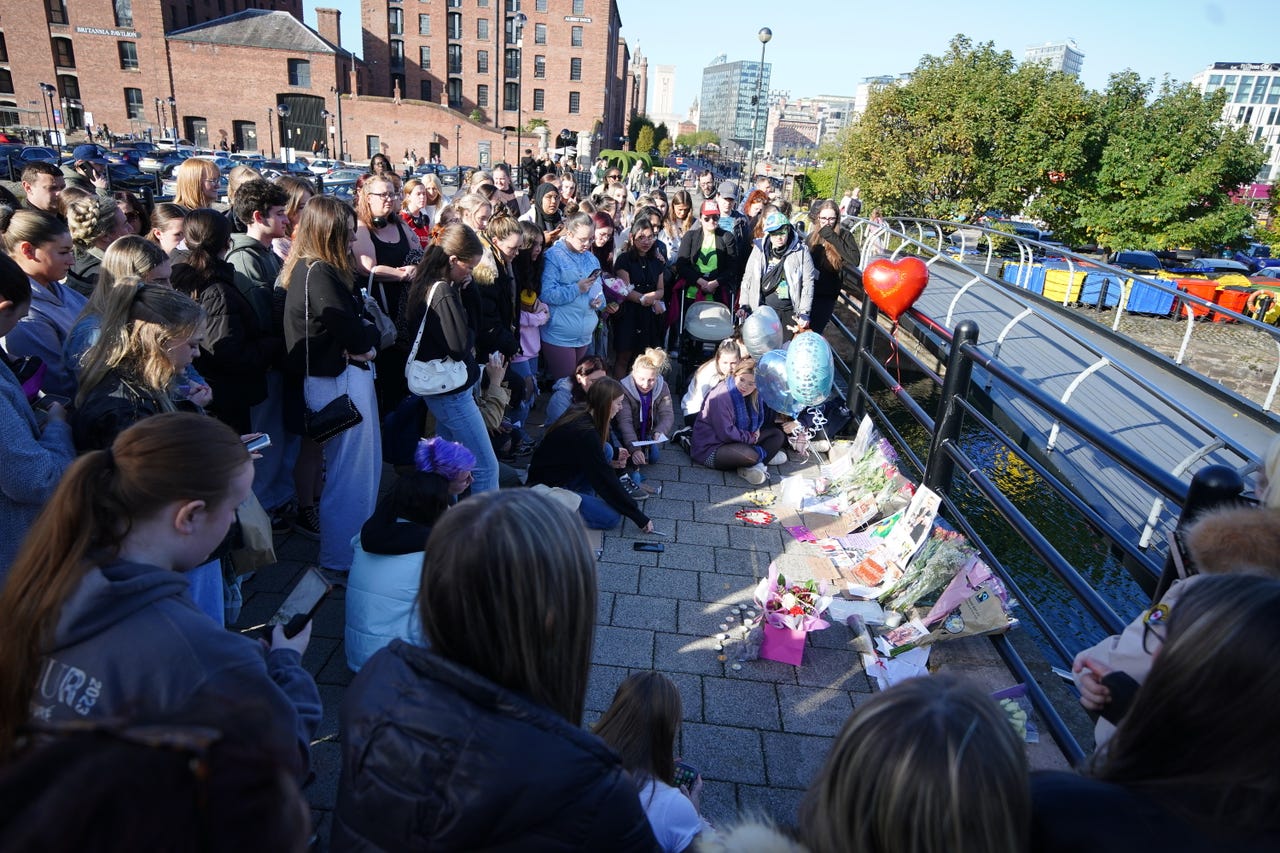 One Direction fans gather in Liverpool for Liam Payne vigil | Express ...