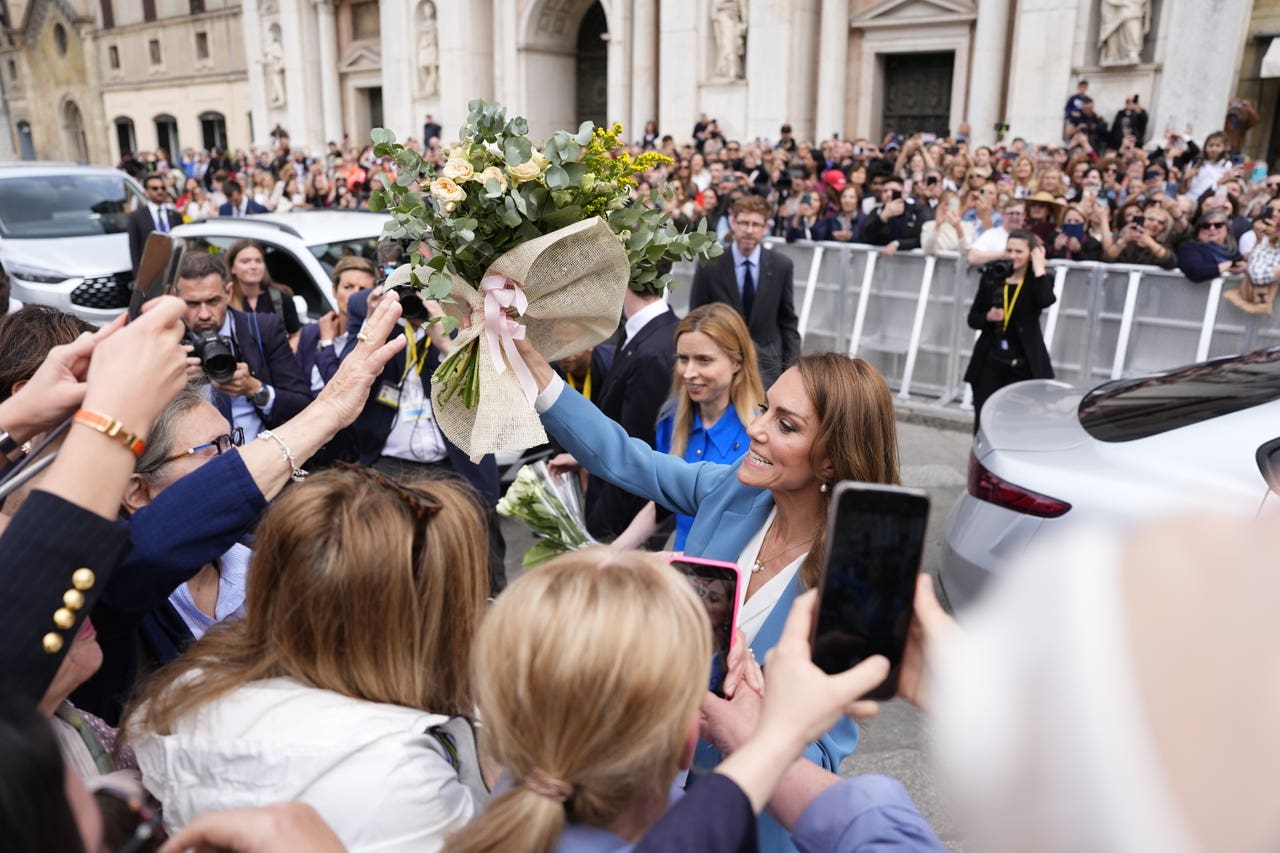 ‘Bellissima’: Kate receives warm welcome in Italy on return to foreign ...