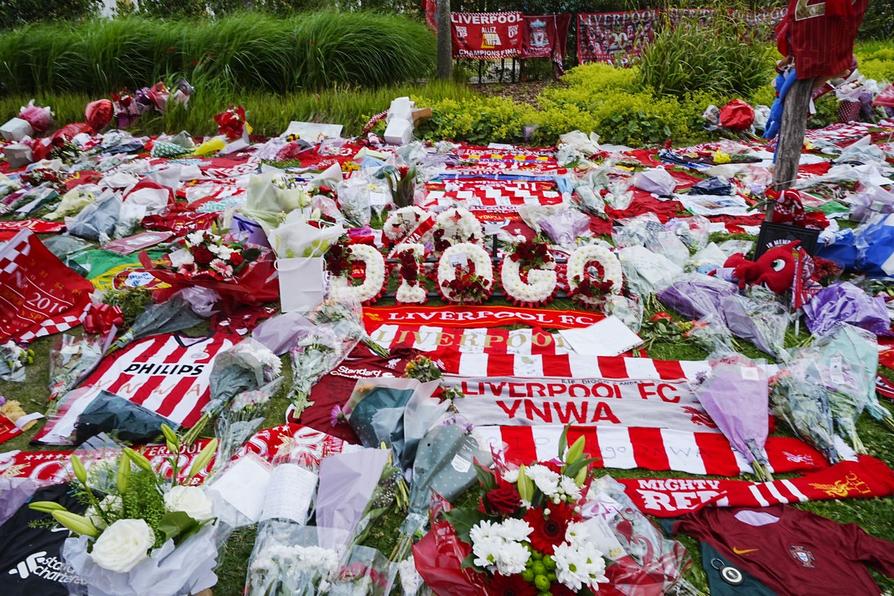 Liverpool players and boss arrive in Portugal to attend Diogo Jota’s ...