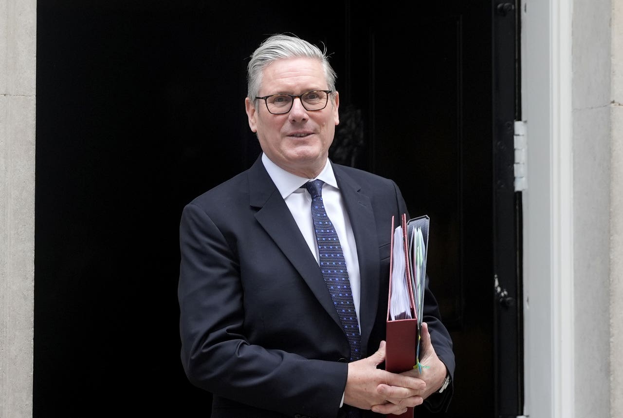 Defence secretary quits over armed forces funding | Wilts and ...
