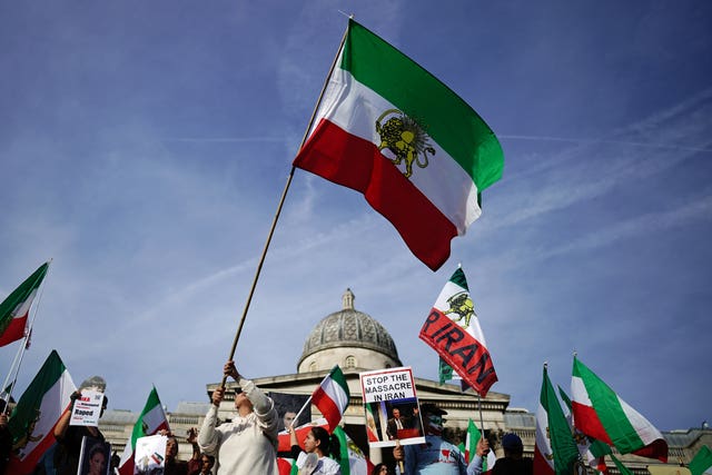 Mahsa Amini: London protesters show support for ‘women’s revolution’ in ...